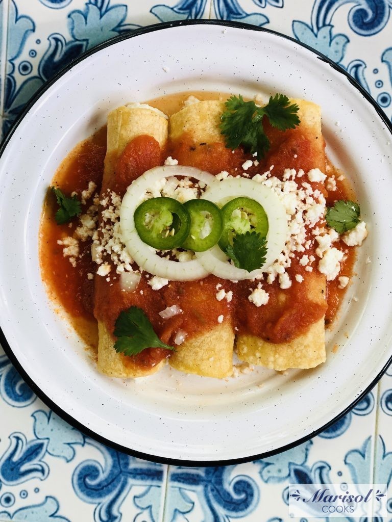 Entomatadas de Queso (Queso fresco Enchiladas in Tomato sauce ...